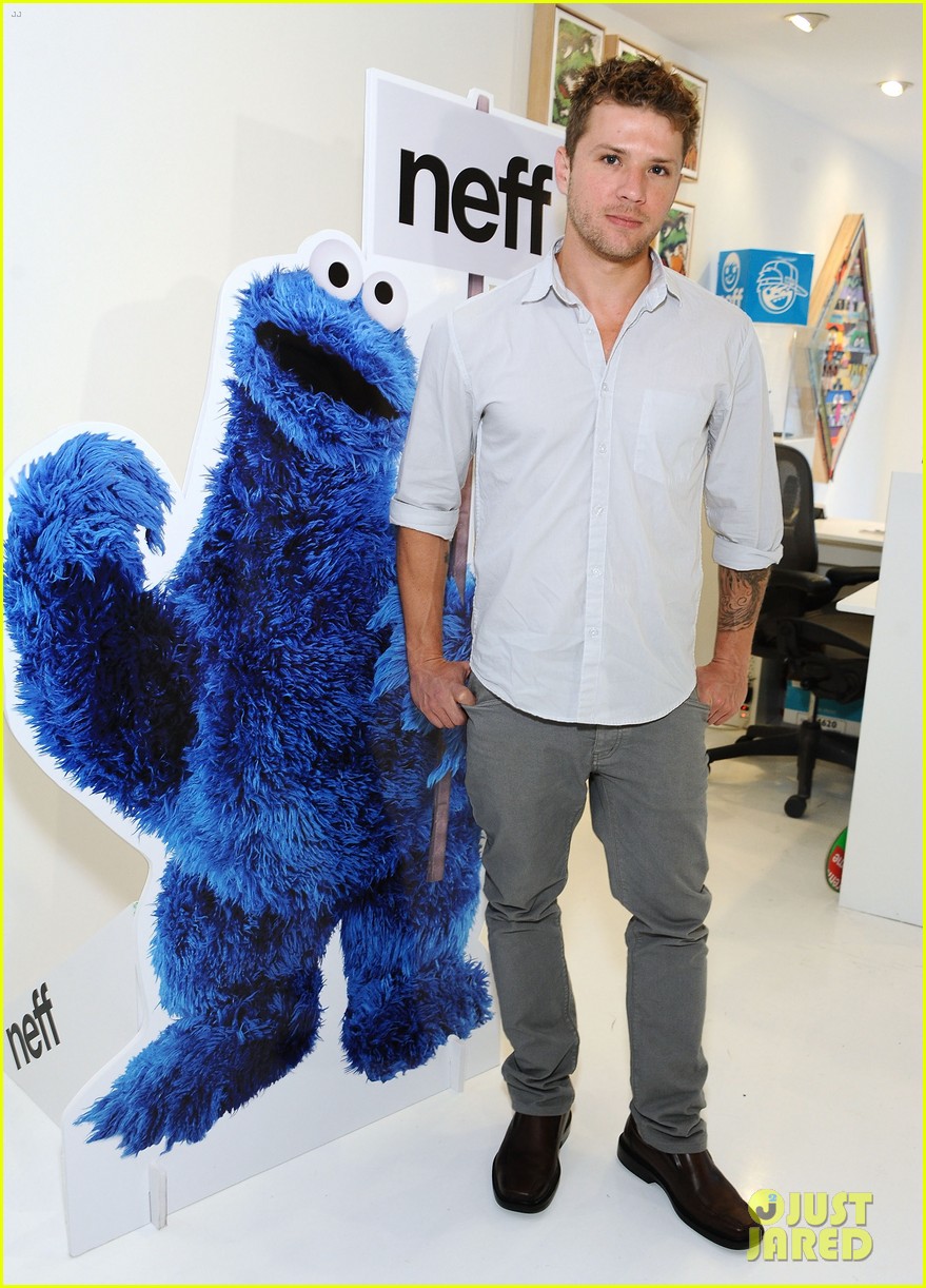 Ian Somerhalder & Ryan Phillippe: Neff Headwear Exhibit!: Photo 2655149 ...