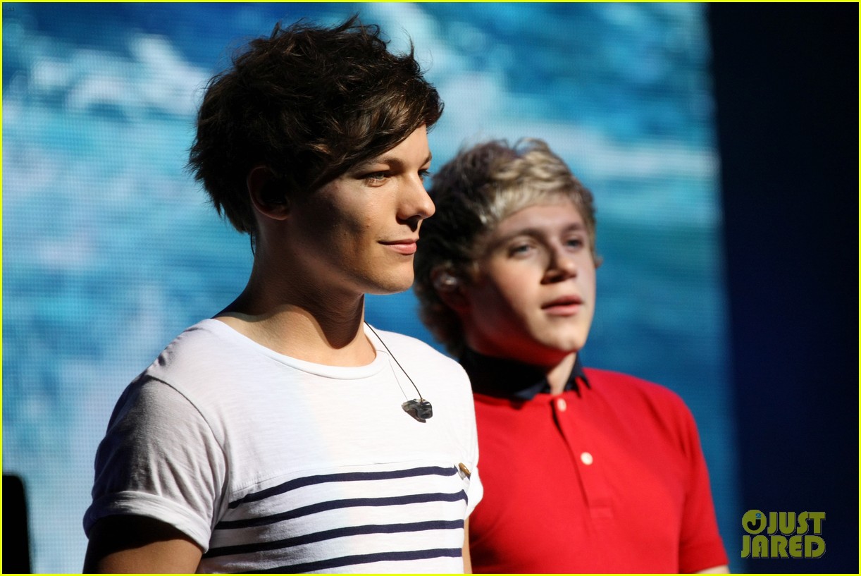 One Direction: Beacon Theatre NYC Concert Pics!: Photo 2667384 | Photos ...