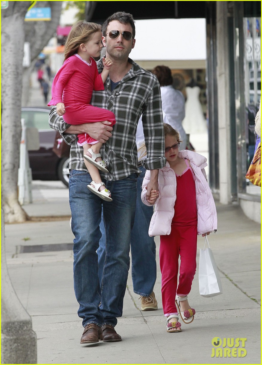 Ben Affleck & Halle Berry: Santa Monica Meetup!: Photo 2661308 | Ben ...
