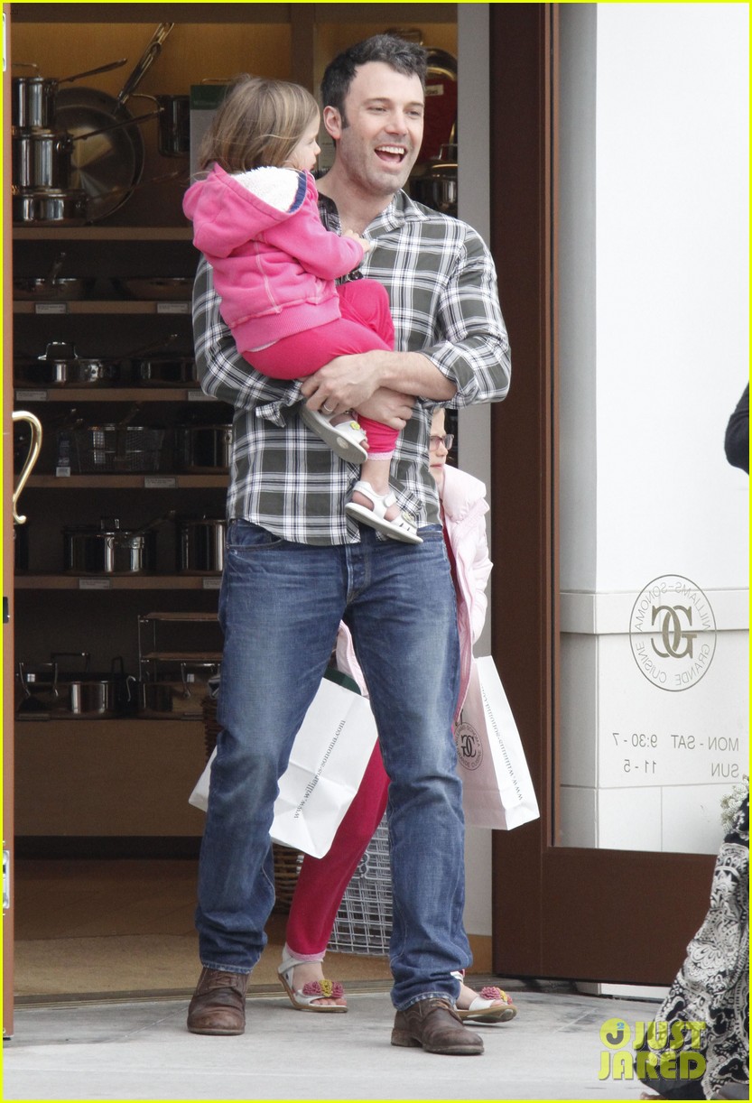 Ben Affleck & Halle Berry: Santa Monica Meetup!: Photo 2661323 | Ben ...