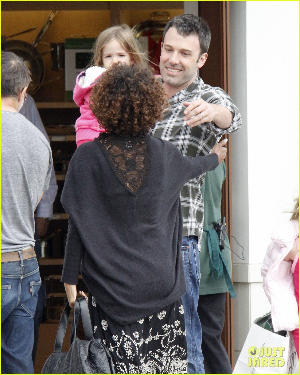 Ben Affleck & Halle Berry: Santa Monica Meetup!: Photo 2661326 | Ben ...
