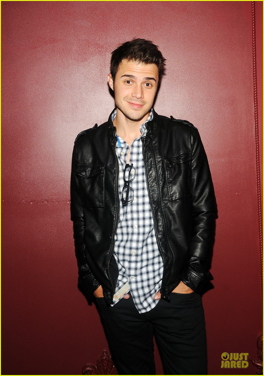 Kris Allen: Surprise Performance at The Darby!: Photo 2665812 | Kris ...