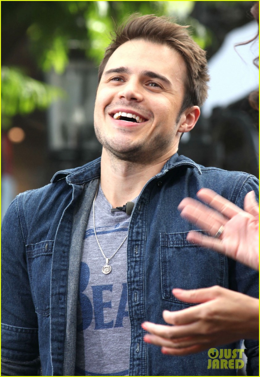 Kris Allen: 'Thank You Camellia' on 'Extra': Photo 2660891 | Kris Allen ...