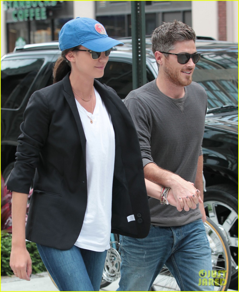 Dave & Odette Annable Hold Hands in Soho: Photo 2666160 | Dave Annable ...