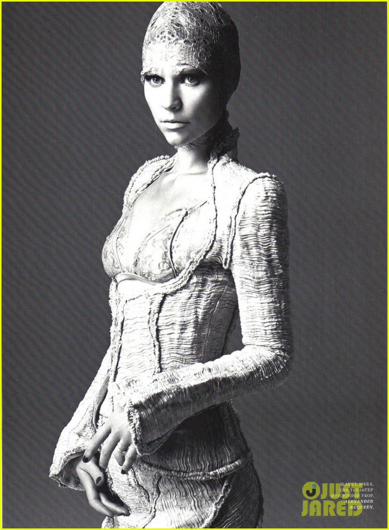 Claire Danes Covers Harper S Bazaar Russia June 2012 Photo 2668616