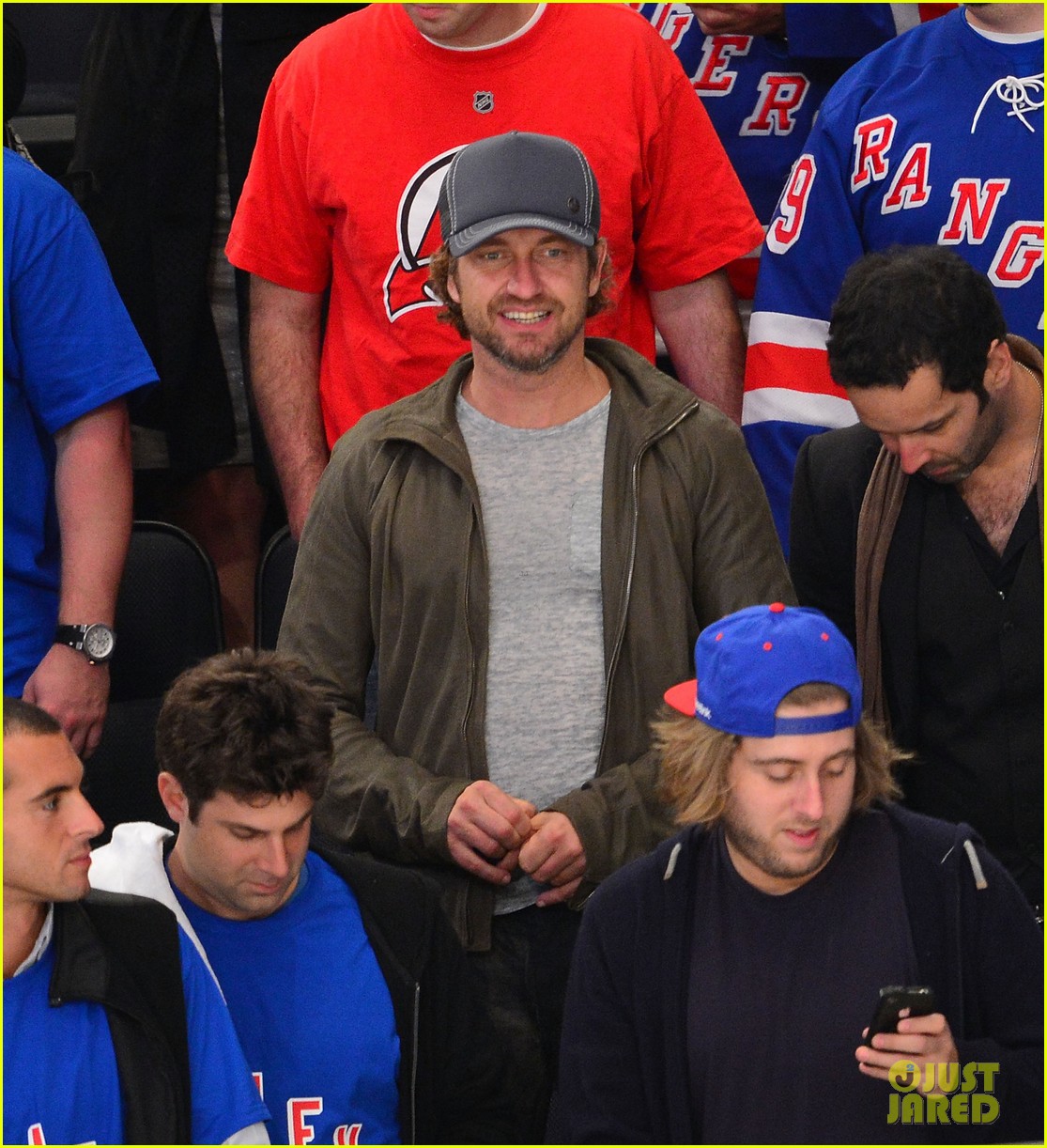 Gerard Butler: New York Rangers Game!: Photo 2662499 | Gerard Butler ...