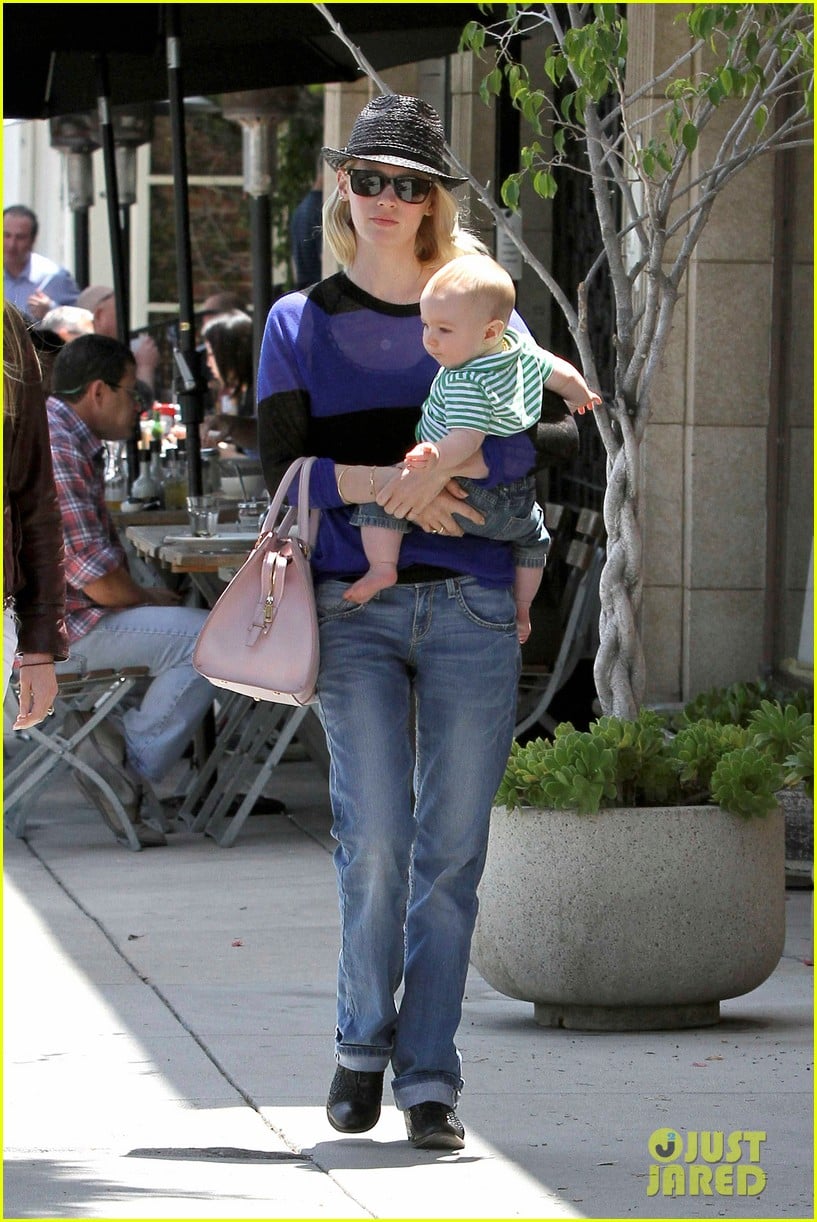 January Jones & Baby Xander: Friday Lunch: Photo 2660660 | Celebrity ...