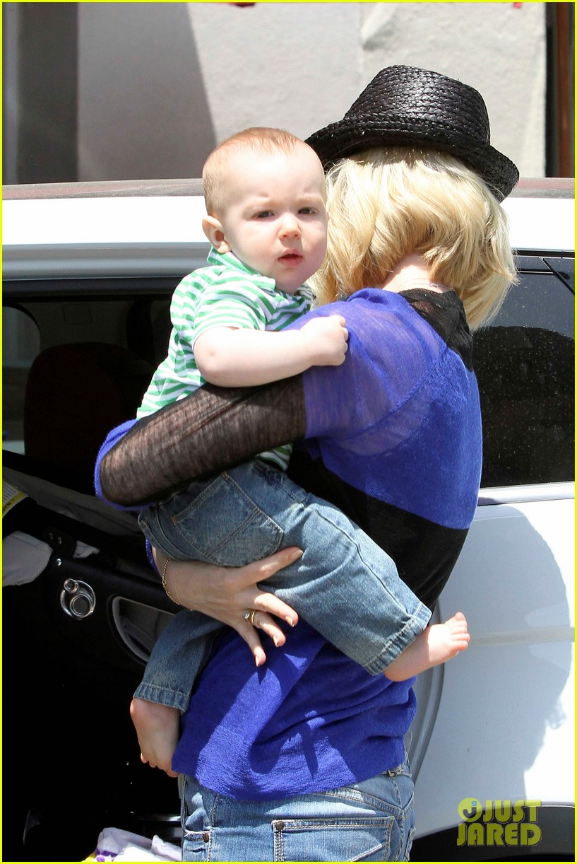 January Jones & Baby Xander: Friday Lunch: Photo 2660661 | Celebrity ...