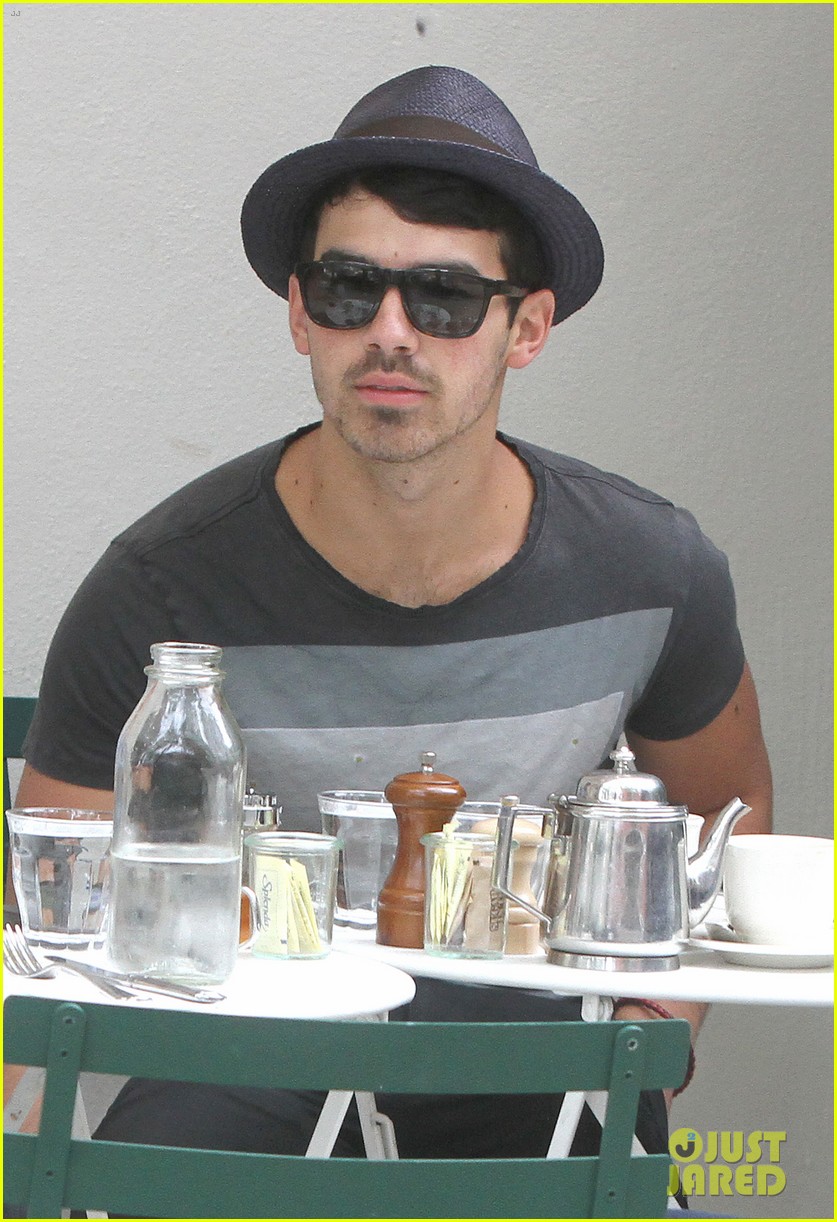 Jonas Brothers - Met Ball 2012: Photo 2658827 | Joe Jonas, Jonas ...