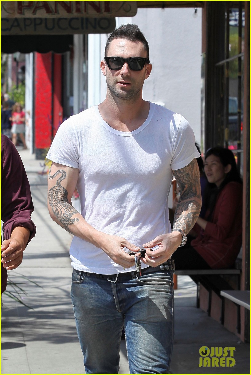 Adam Levine: Mustard Seed Sunday: Photo 2657944 | Adam Levine Photos ...