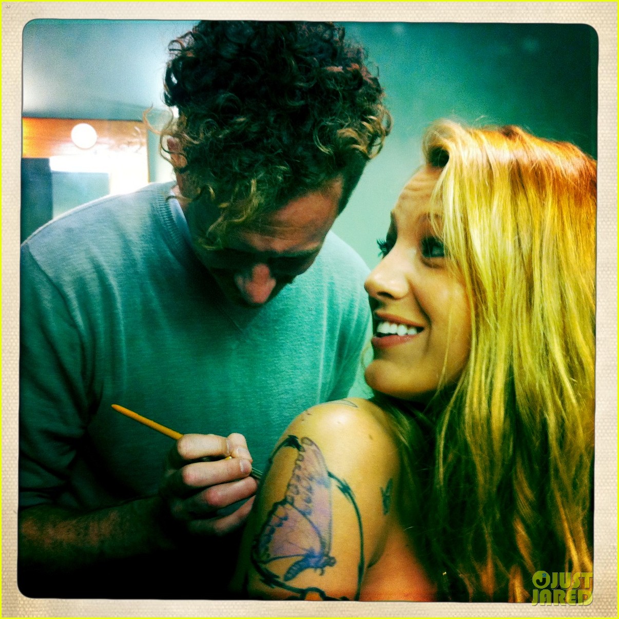 Blake Lively Savages Stills And Personal On Set Pics Photo 2666992 00 Pictures Just Jared