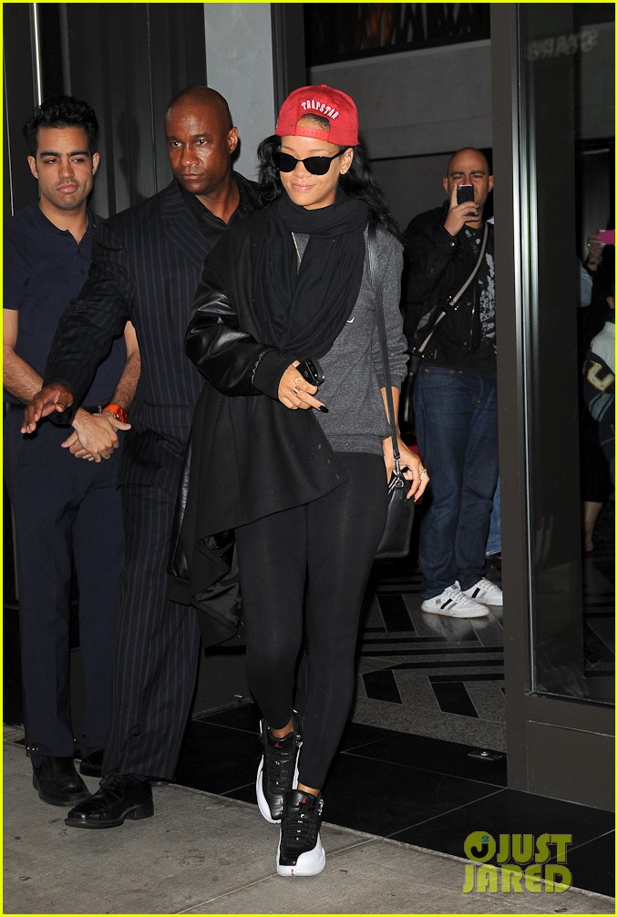 Rihanna: 'Saturday Night Live' Tonight!: Photo 2657555 | Rihanna Photos ...