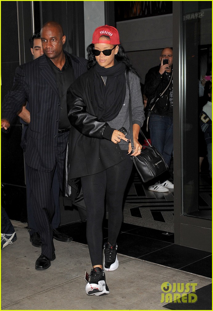 Rihanna: 'Saturday Night Live' Tonight!: Photo 2657556 | Rihanna Photos ...