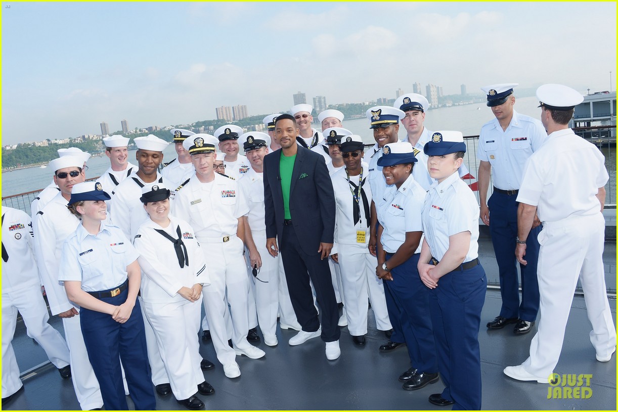 Will Smith: Kissing Reporter Incident Was 'Awkward': Photo 2665708 ...