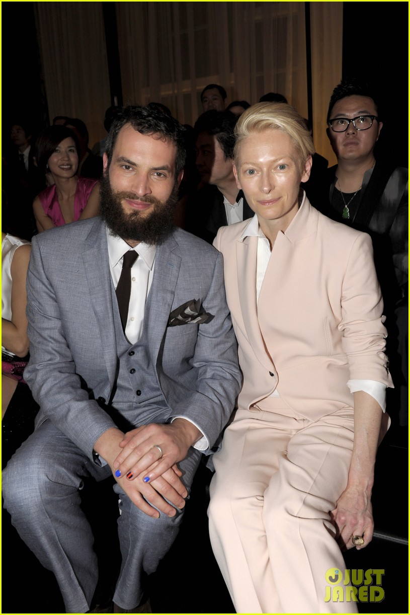 Tilda Swinton & Ryan Phillippe: BOSS Black Fashion Show!: Photo 2664255 ...