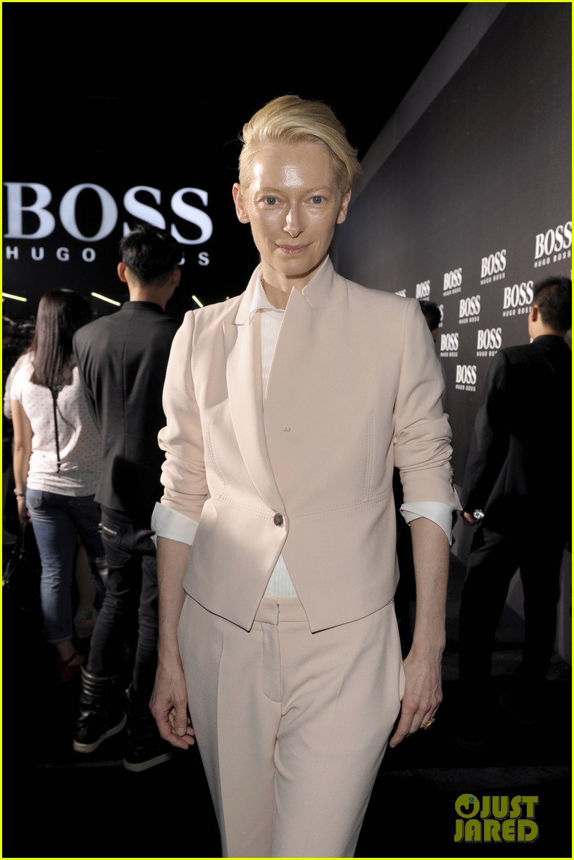 Tilda Swinton & Ryan Phillippe: BOSS Black Fashion Show!: Photo 2664261 ...