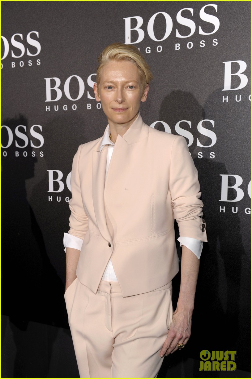 Tilda Swinton & Ryan Phillippe: BOSS Black Fashion Show!: Photo 2664262 ...