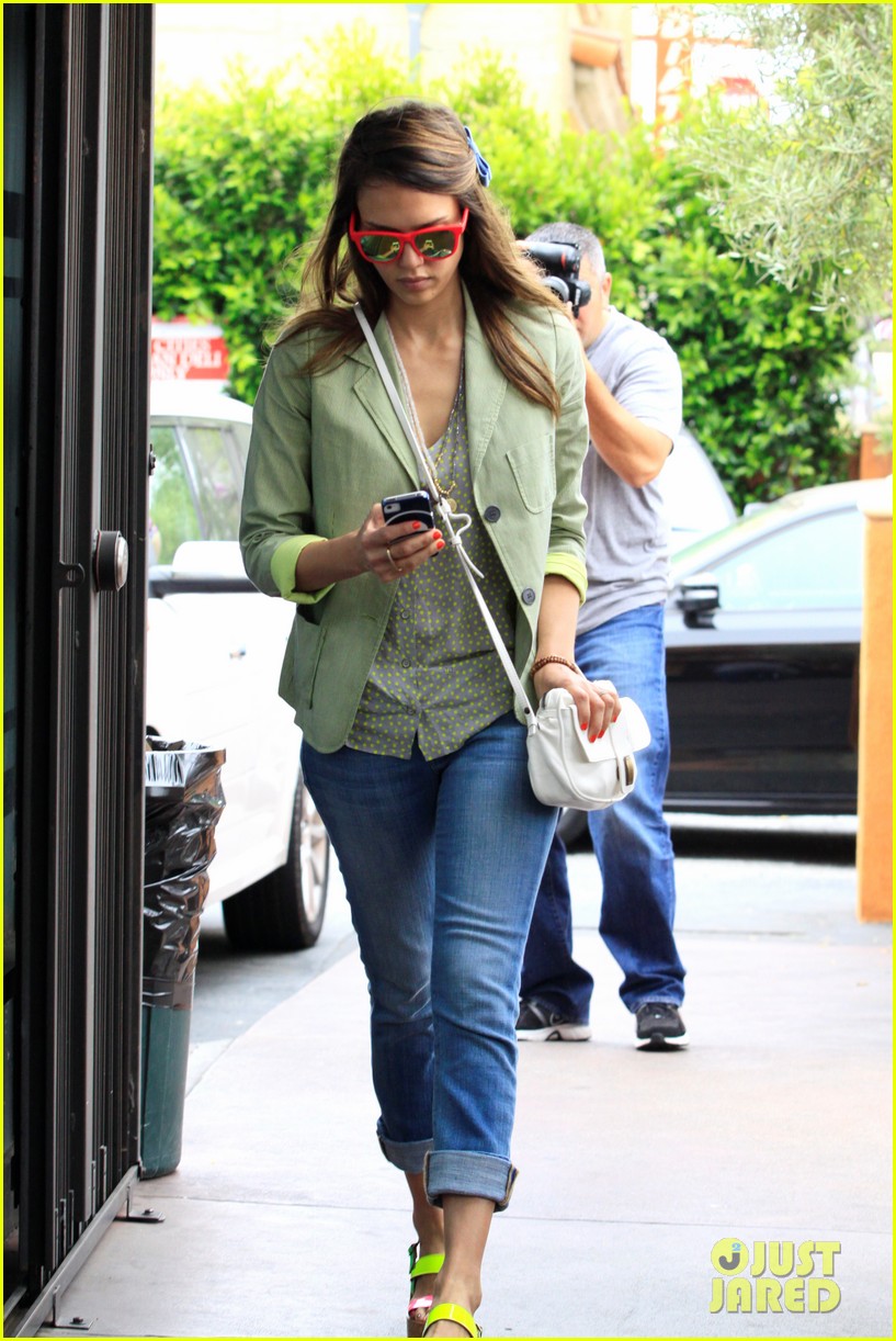 Jessica Alba: Neon Sunglasses!: Photo 2674771 | Jessica Alba Photos ...