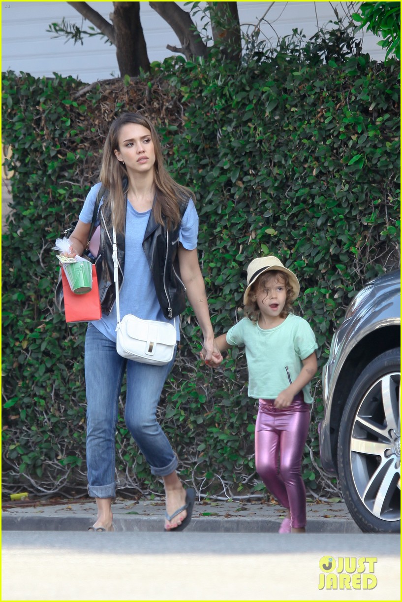 Photo: jessica alba malibu with honor 09 | Photo 2673600 | Just Jared ...