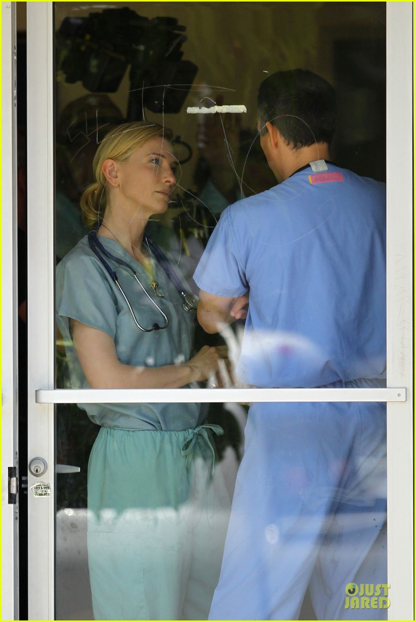 Cate Blanchett Scrubs Up for 'Knight of Cups': Photo 2672349 | Cate ...