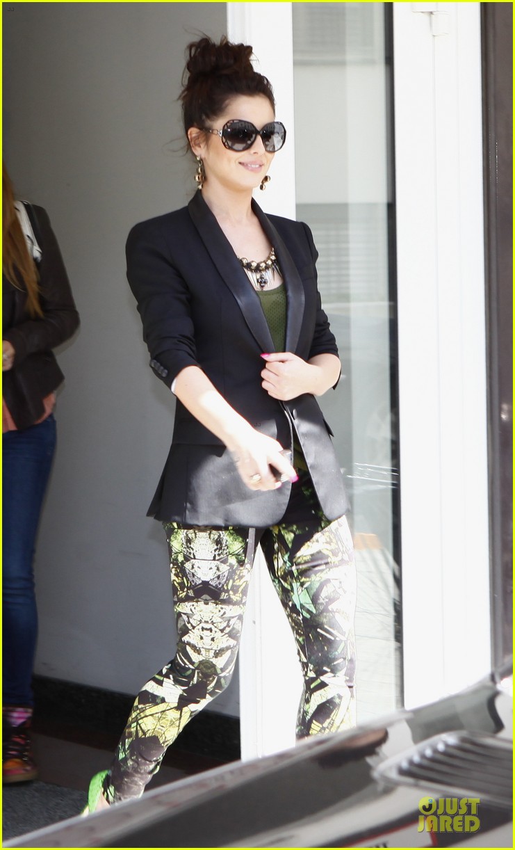 Cheryl Cole: Hair Bun in Berlin!: Photo 2678261 | Cheryl Cole Photos ...