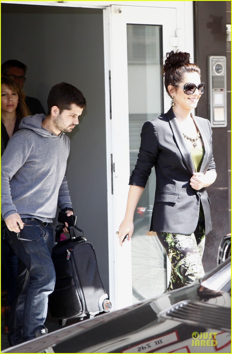 Cheryl Cole: Hair Bun in Berlin!: Photo 2678265 | Cheryl Cole Pictures ...
