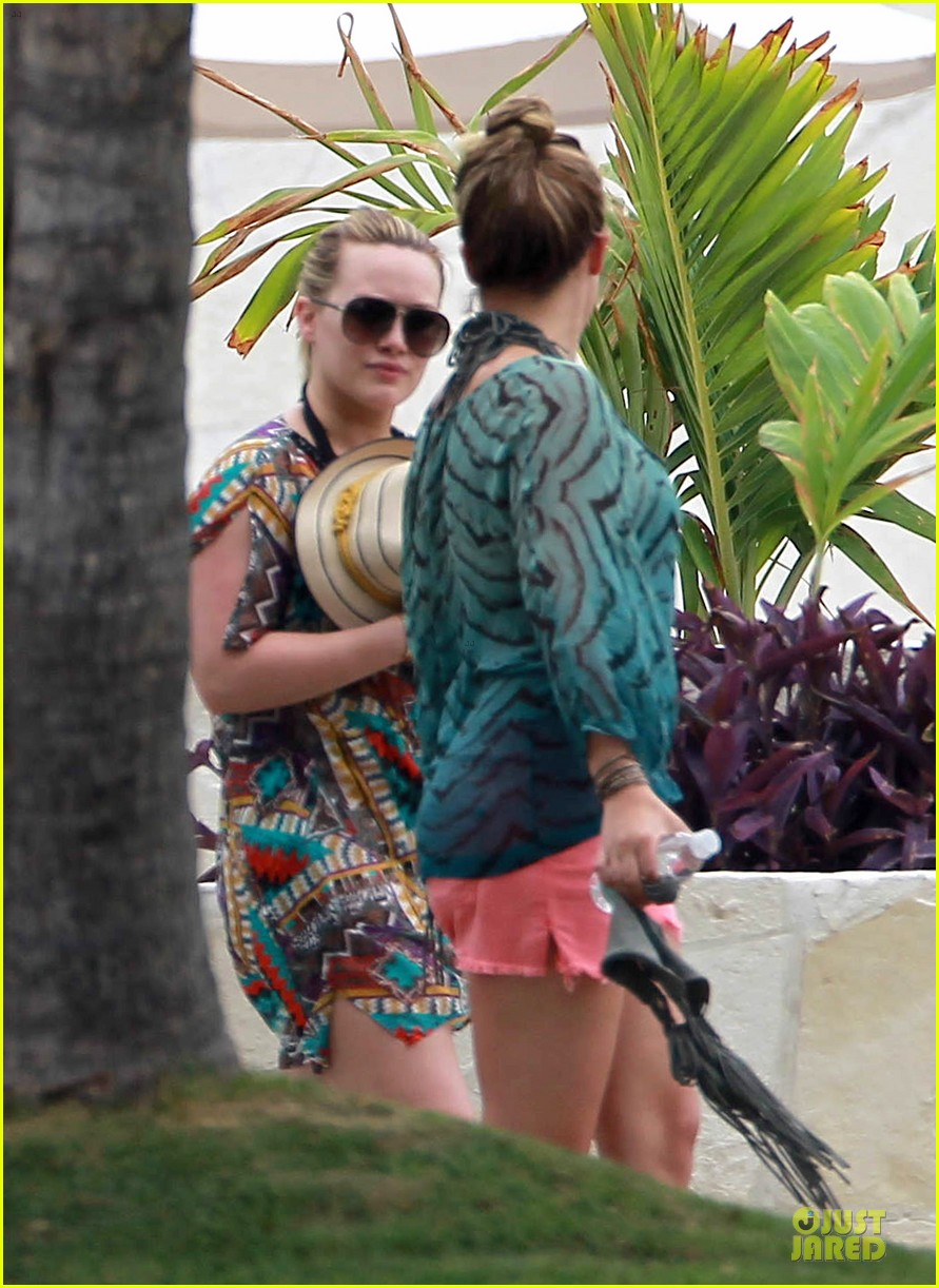 Hilary Duff: Mexico Getaway with Sis Haylie!: Photo 2680001 | Bikini ...
