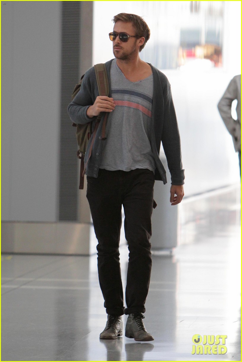 Ryan Gosling & Eva Mendes: Toronto Take Off!: Photo 2671666 | Eva ...