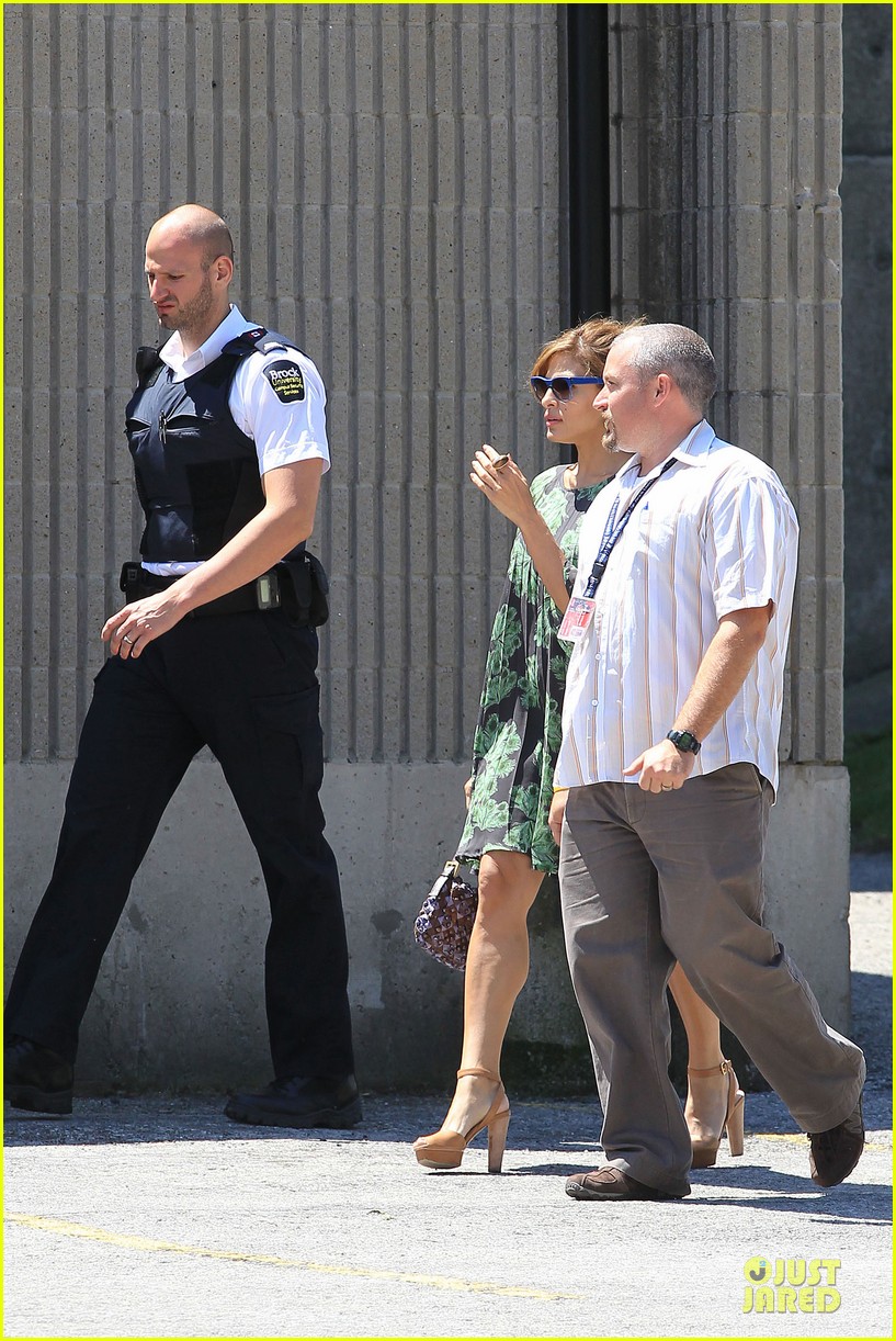 Ryan Gosling: Mom's Graduation with Eva Mendes!: Photo 2671227 | Eva ...