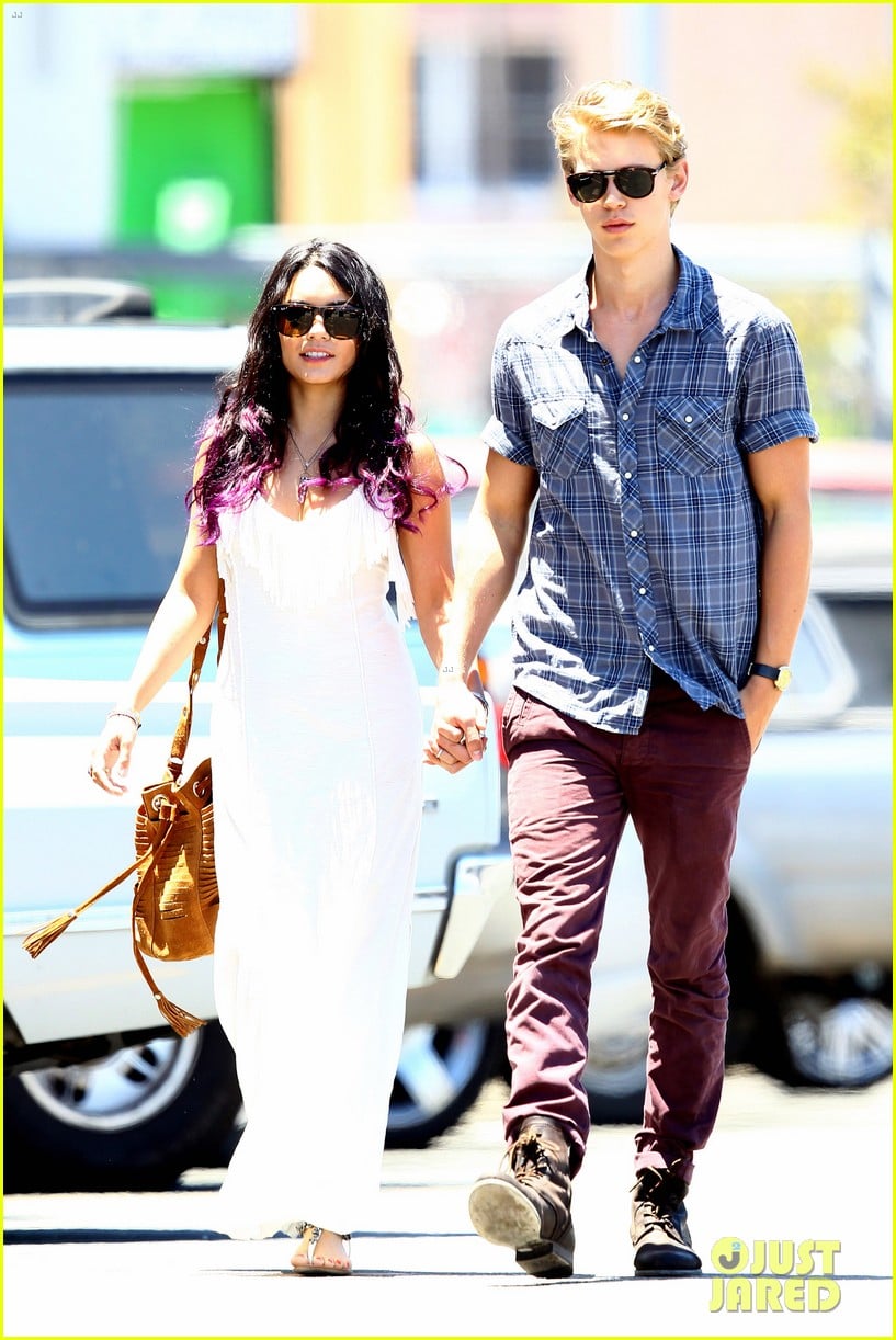 Vanessa Hudgens & Austin Butler: Sunday Smiles: Photo 2679065 | Austin ...