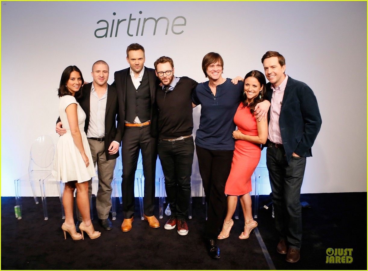 Olivia Munn & Julia Louis-Dreyfus: Airtime Launch!: Photo 2670981 | Ed ...