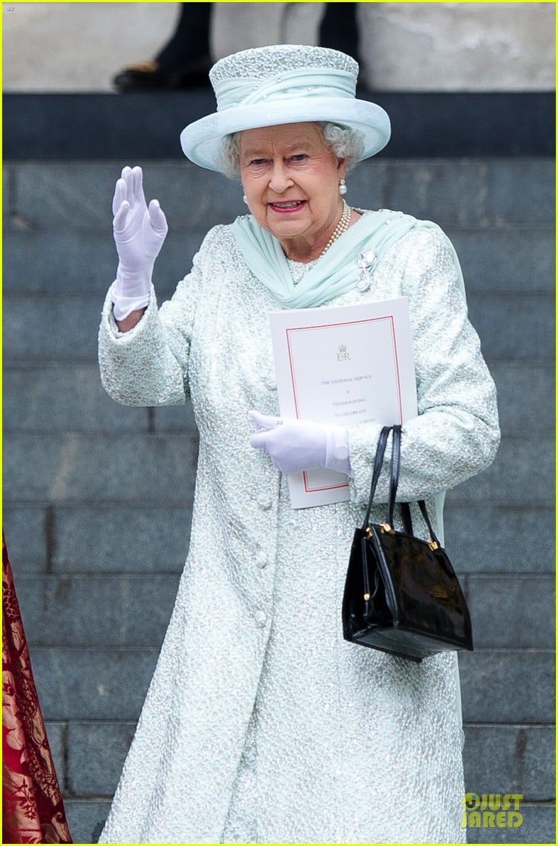 President Obama Sends 'Heartfelt Congratulations' to The Queen: Photo ...