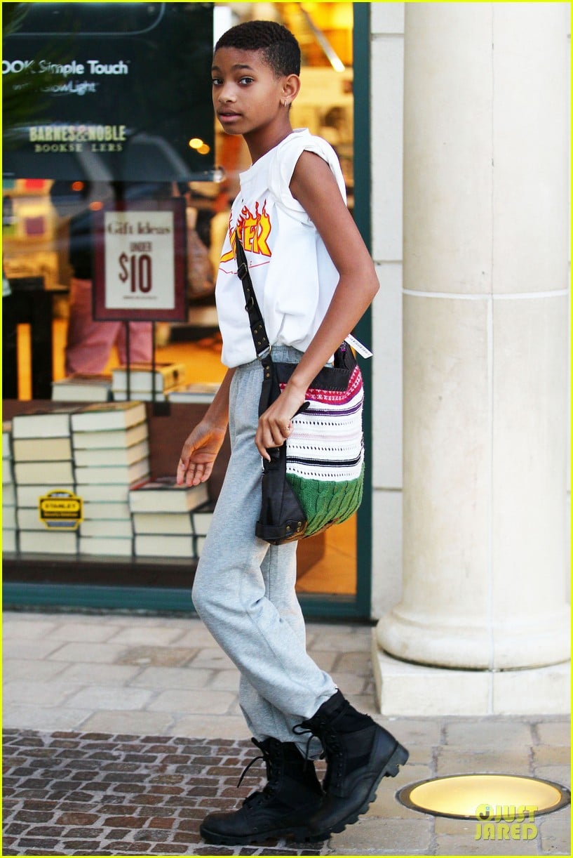 Willow Smith: Sorry for Fake Tongue Piercing: Photo 2680499 | Celebrity ...