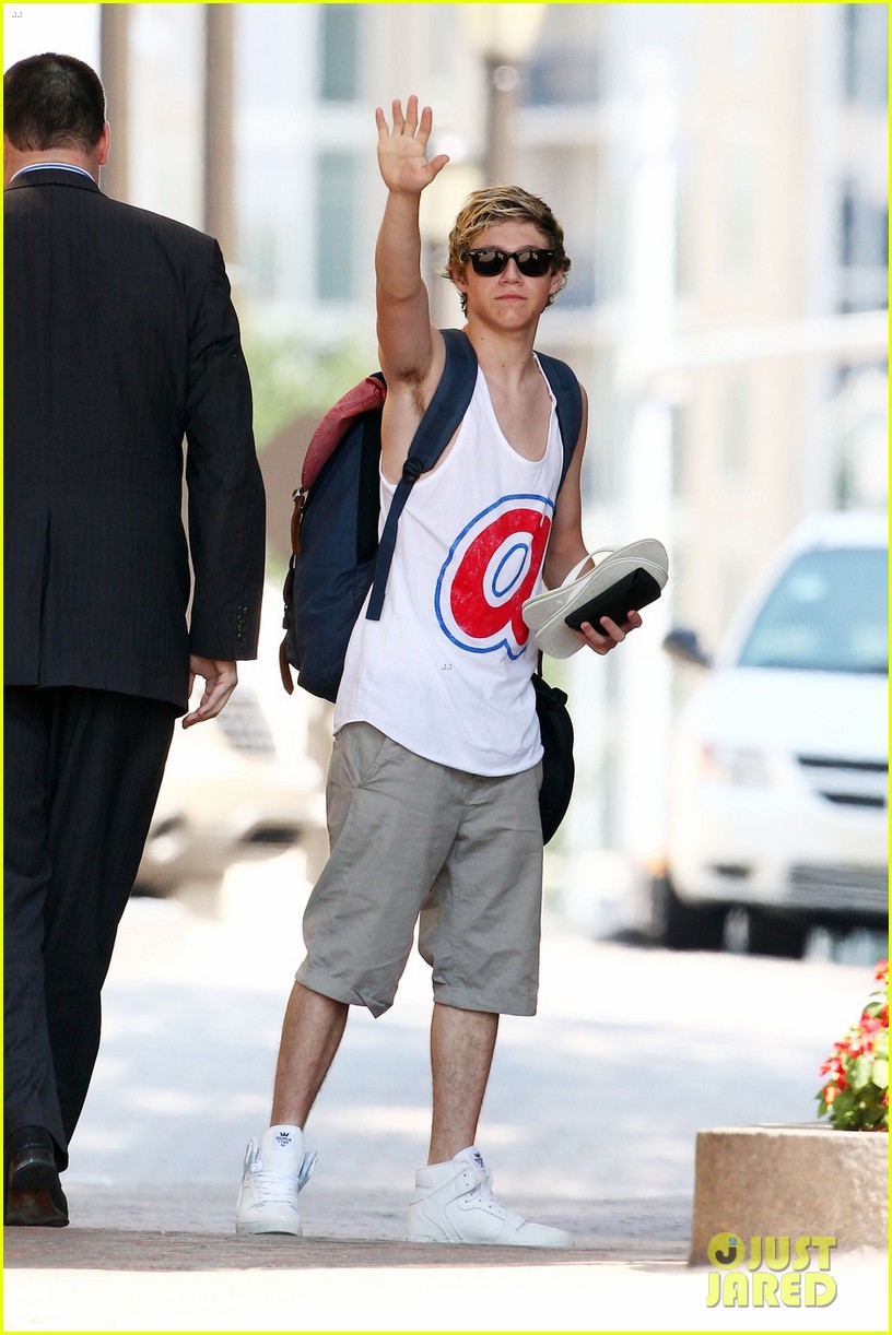 Harry Styles' $200,000 Ferrari: Just a Rental Car!: Photo 2679863 ...