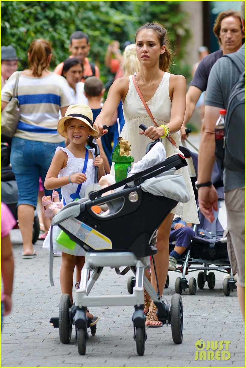 Jessica Alba: Park Playdate with Honor & Haven!: Photo 2693041 | Cash ...