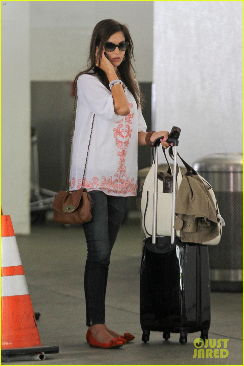 Camilla Belle Lands in Los Angeles with Evolet!: Photo 2692671 ...