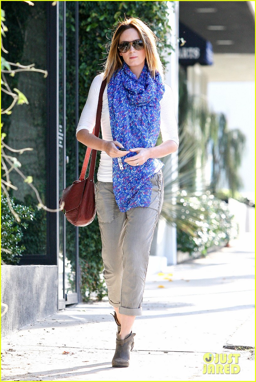 Emily Blunt: 'Your Sister’s Sister' Clip!: Photo 2685800 | Emily Blunt ...