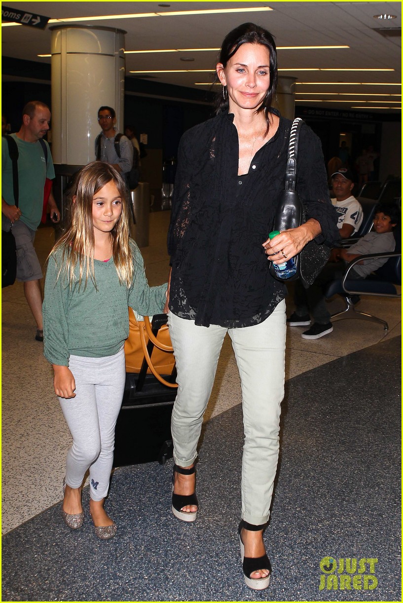 Courteney Cox & Coco: LAX Landing!: Photo 2681800 | Celebrity Babies ...