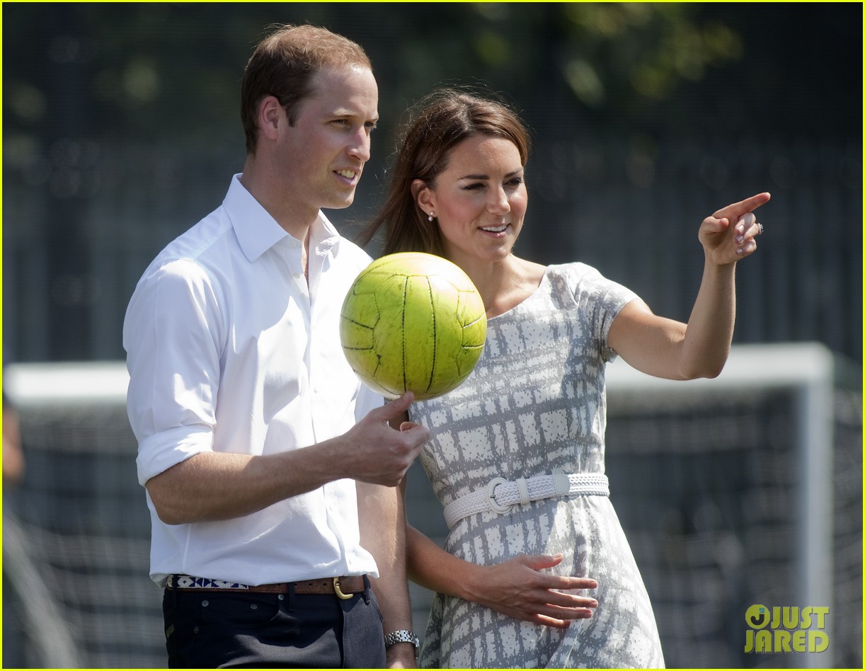 Duchess Kate: Ping Pong for Charity: Photo 2692317 | Kate Middleton ...
