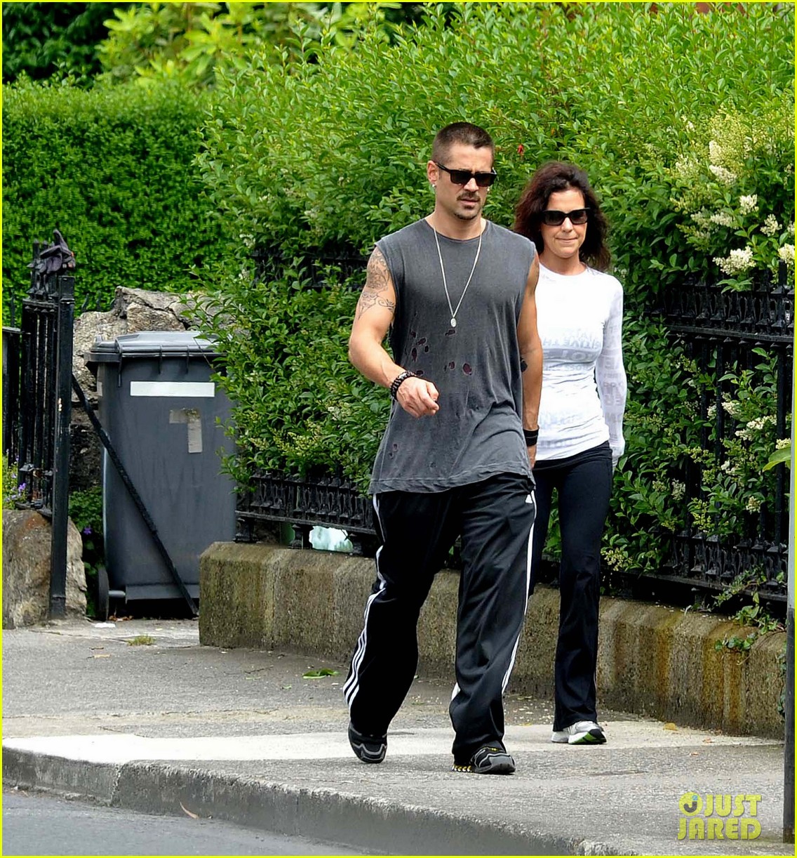Colin Farrell: Early Morning Dublin Stroll: Photo 2683823 | Colin ...