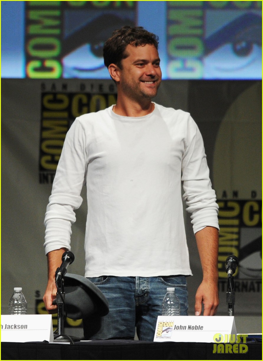 Joshua Jackson: 'Fringe' Panel at Comic-Con 2012!: Photo 2687933 | Anna ...