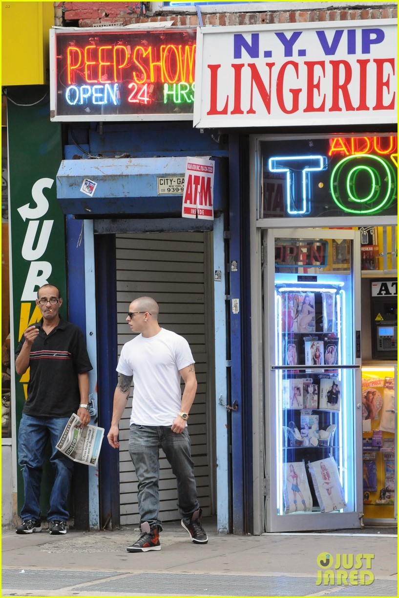 Jennifer Lopez: Pre-Birthday Dinner with Casper Smart!: Photo 2691416 ...
