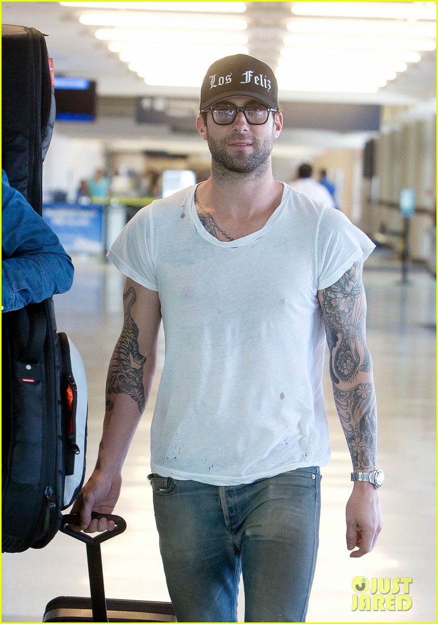 Adam Levine Tweets Food Truck Recommendation!: Photo 2689995 | Adam ...