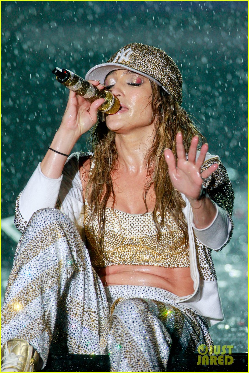 Jennifer Lopez & Casper Smart: Ab-tastic in Brazil!: Photo 2682126 ...