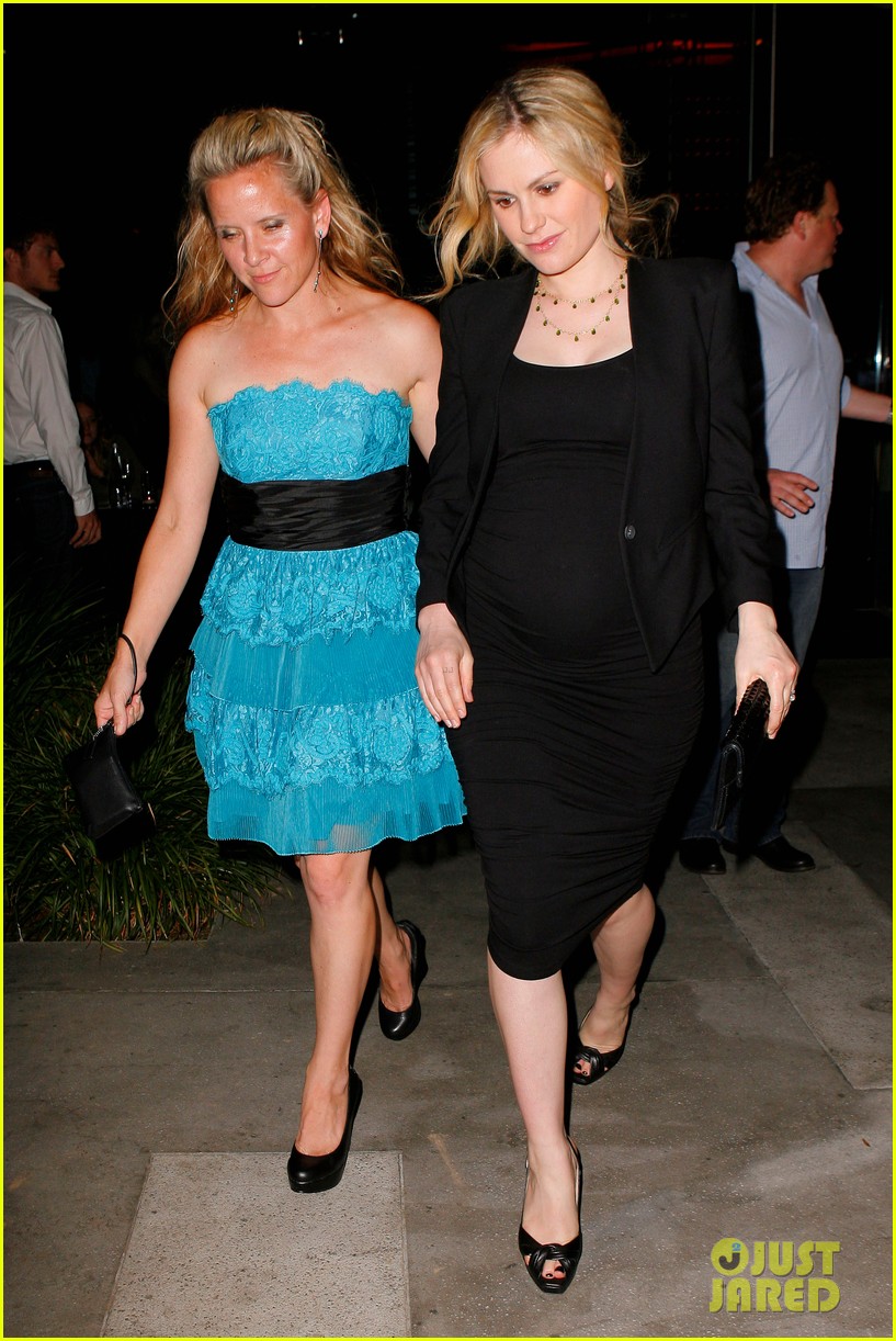 Anna Paquin: Baby Bump at 'True Blood' Wrap Party!: Photo 2684791 ...