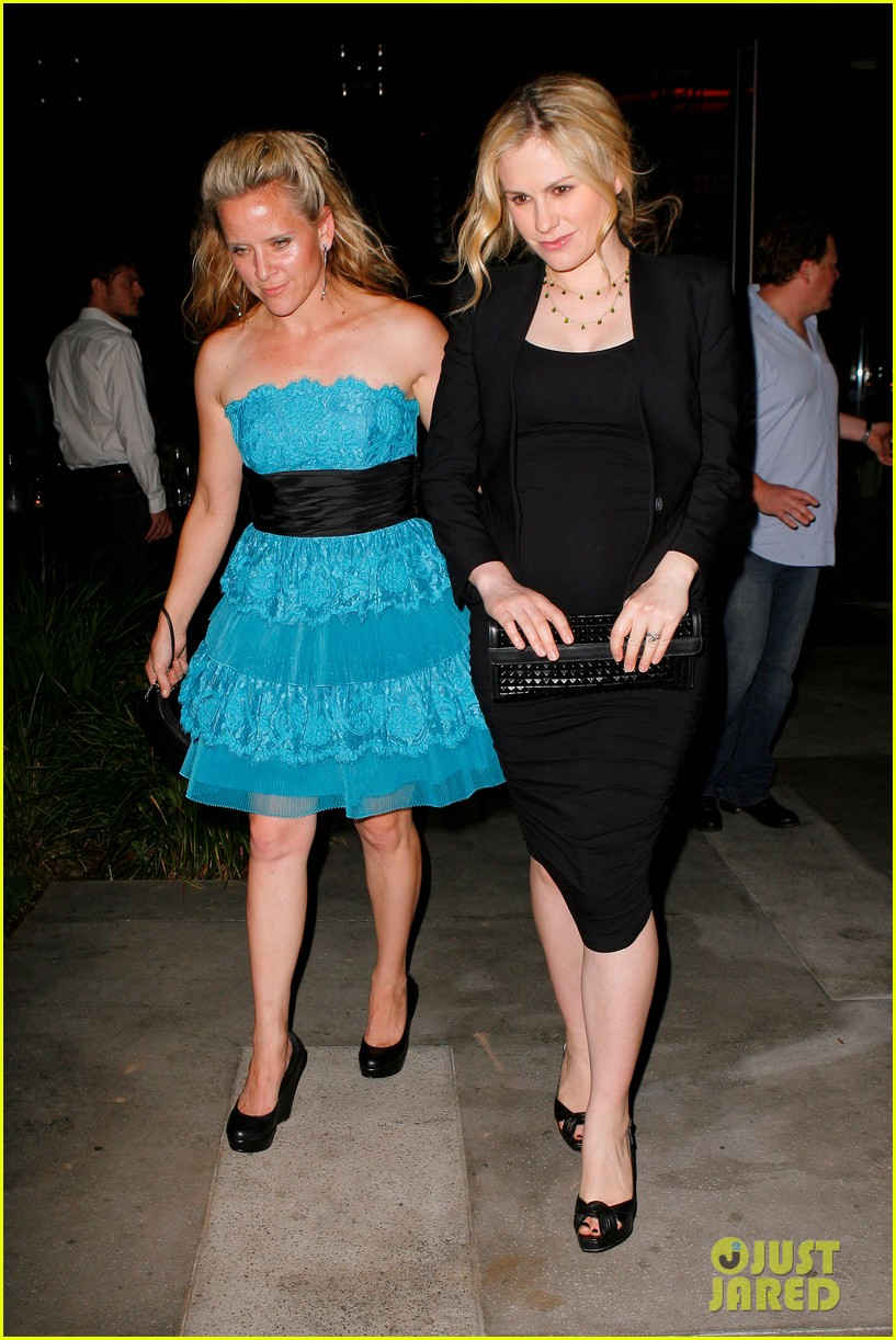 Anna Paquin: Baby Bump at 'True Blood' Wrap Party!: Photo 2684795 ...