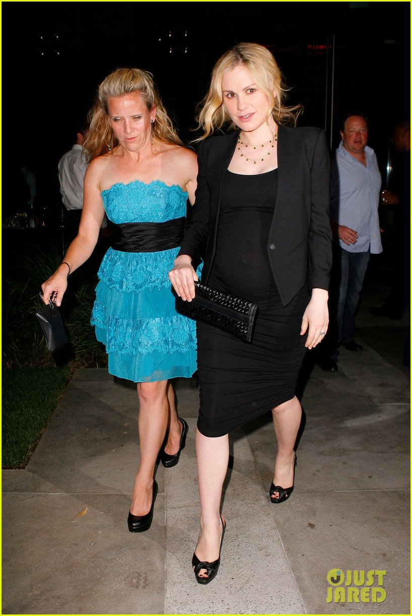Anna Paquin: Baby Bump at 'True Blood' Wrap Party!: Photo 2684798 ...