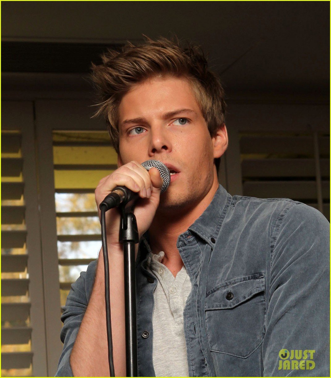 Hunter Parrish Smile