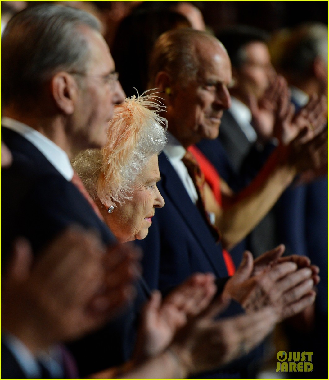 Daniel Craig & Queen Elizabeth's Olympic Arrival - Watch Now!: Photo ...