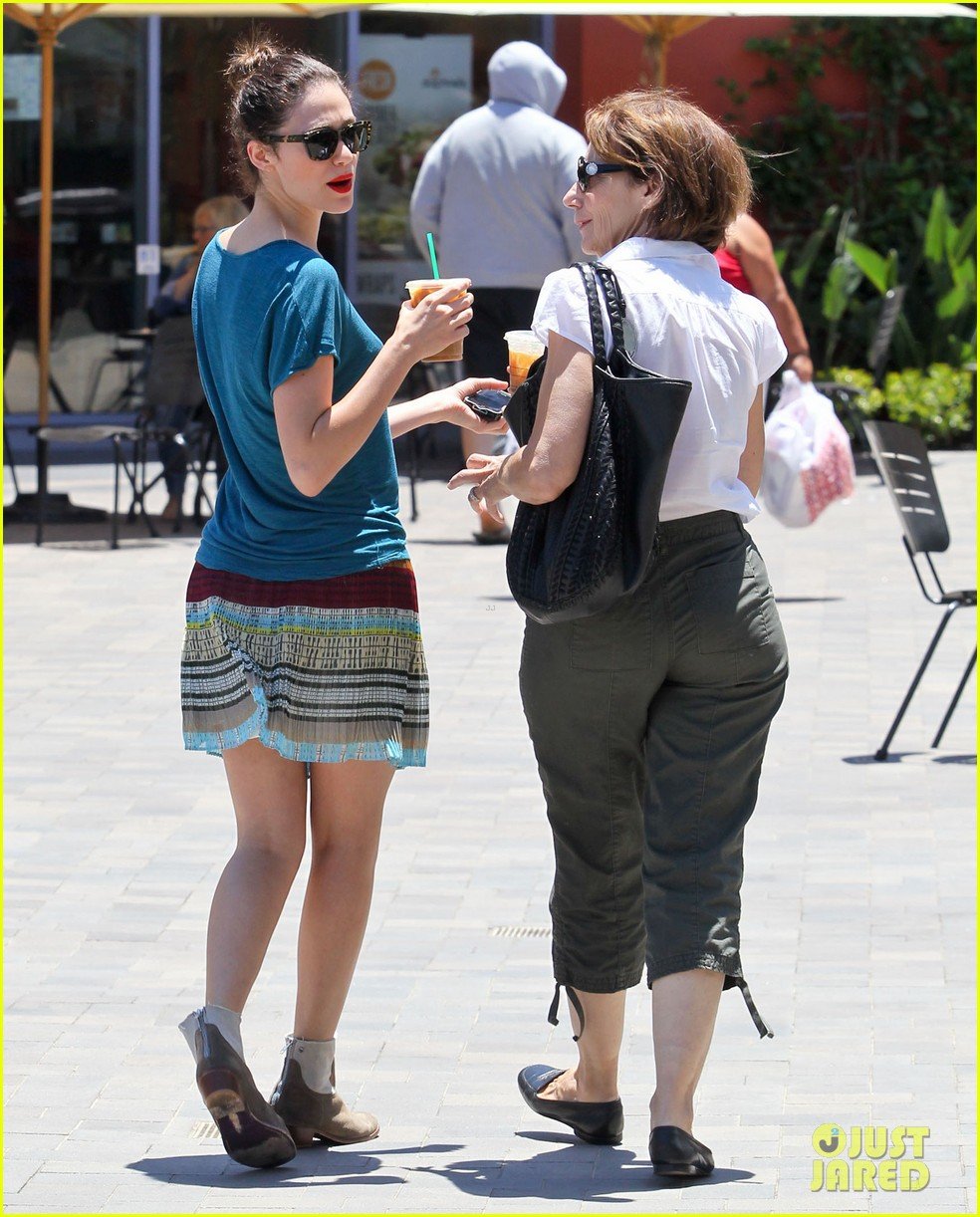 Emmy Rossum: Starbucks Stop with Mom Cheryl!: Photo 2684593 | Emmy ...